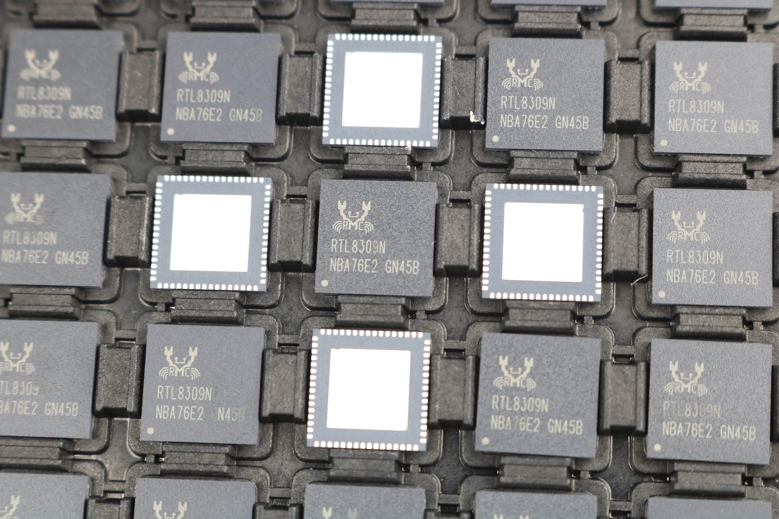 خرید آی سی RTL8309N اصل با بهترین قیمت - از فروشگاه پیشرو تلاشگران